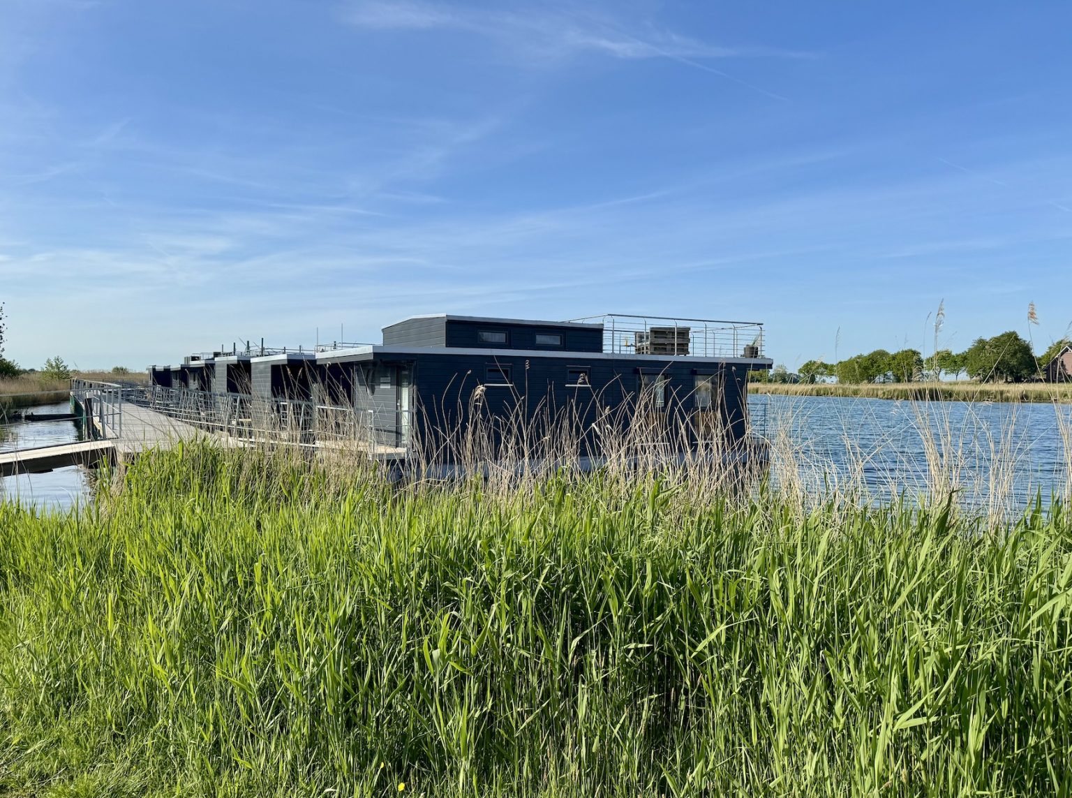 Hausboot-Erlebnis am Wangermeer - Autorin Brina Stein unterwegs - zu ...
