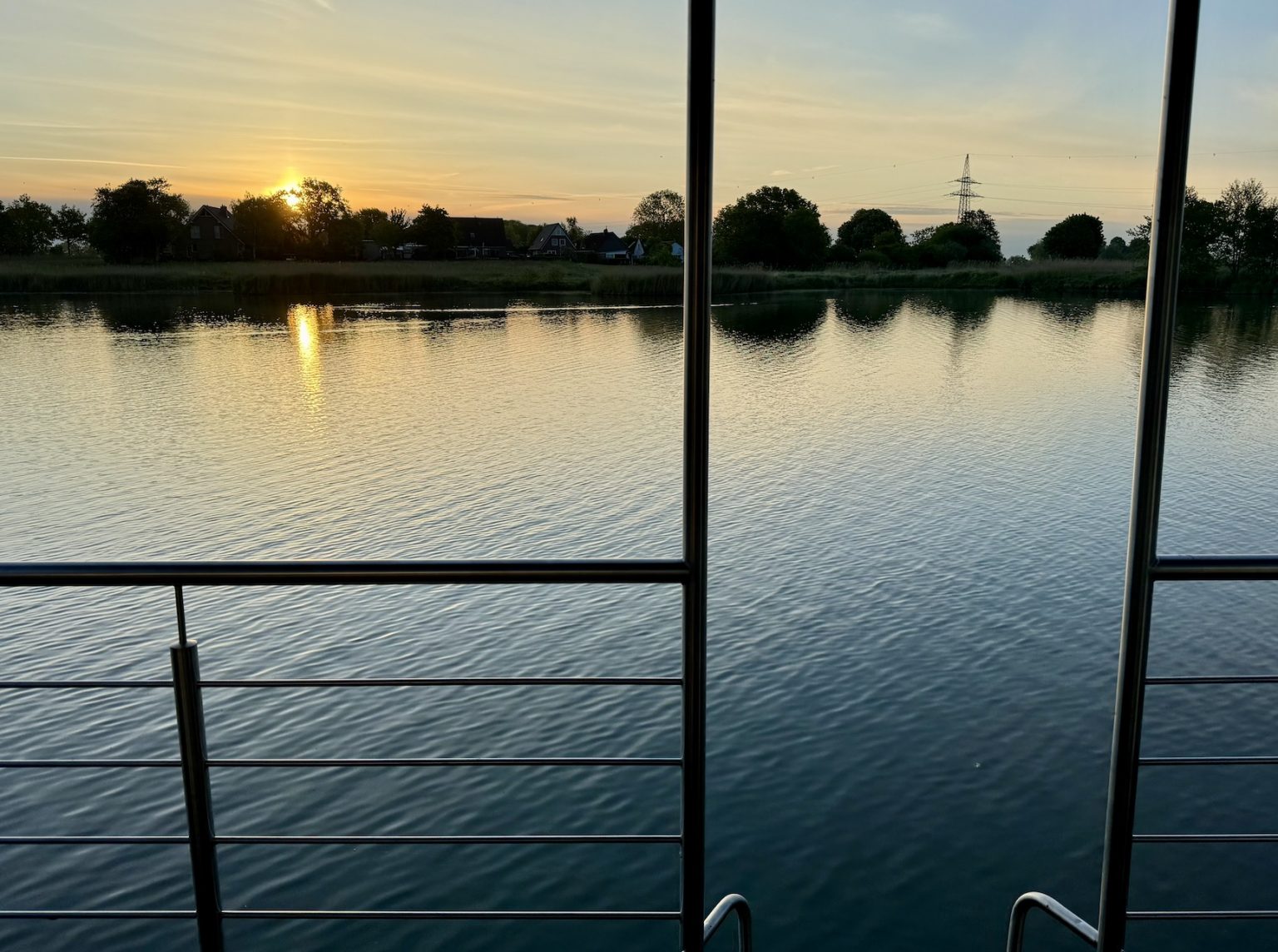 Hausboot-Erlebnis am Wangermeer - Autorin Brina Stein unterwegs - zu ...